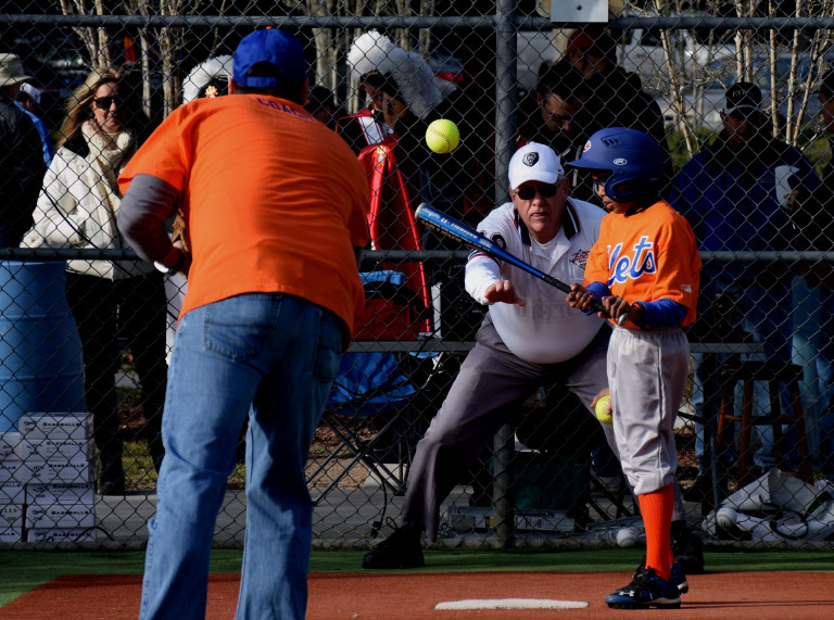 Play ball – David Aaro